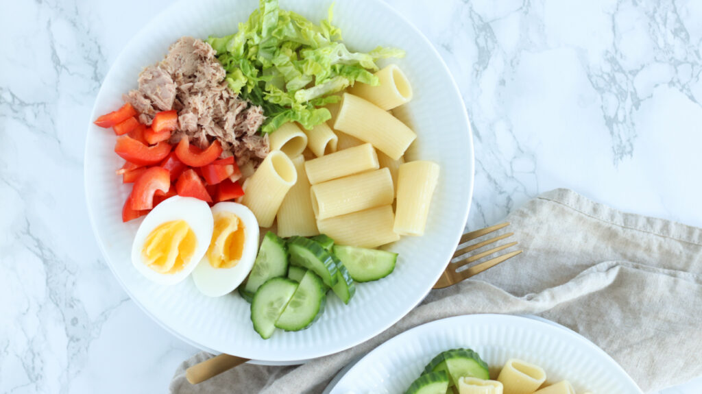 Pastasalat med tun og æg - Ditte Lykkeberg